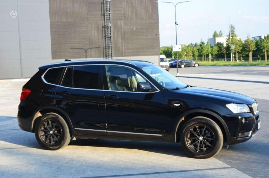 Black BMW X3 2011 in Siauliai, with an engine capacity of 2.99 L and mileage of 350 thousand km for 8500 €, photo 11 on AUTOMOTO.COM.LV