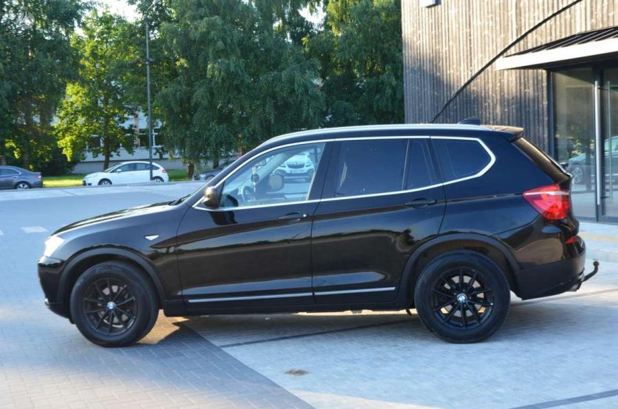 Black BMW X3 2011 in Siauliai, with an engine capacity of 2.99 L and mileage of 350 thousand km for 8500 €, photo 19 on AUTOMOTO.COM.LV