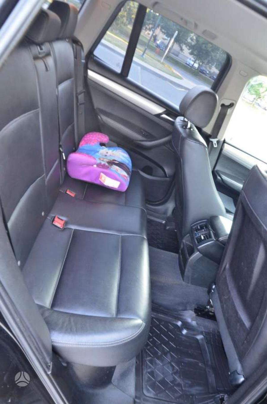 Black BMW X3 2011 in Siauliai, with an engine capacity of 2.99 L and mileage of 350 thousand km for 8500 €, photo 25 on AUTOMOTO.COM.LV