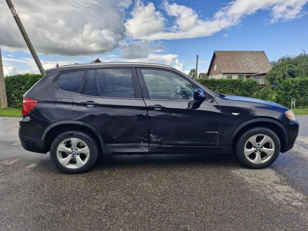 Black BMW X3 2011 in Alytus, with an engine capacity of 3.00 L and mileage of 290 thousand km for 5250 €, photo 6 on AUTOMOTO.COM.LV