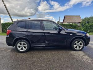Black BMW X3 2011 in Alytus, with an engine capacity of 3.00 L and mileage of 290 thousand km for 5250 €, photo 7 on AUTOMOTO.COM.LV
