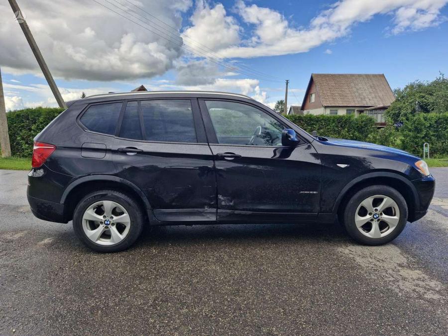 Black BMW X3 2011 in Alytus, with an engine capacity of 3.00 L and mileage of 290 thousand km for 5250 €, photo 7 on AUTOMOTO.COM.LV