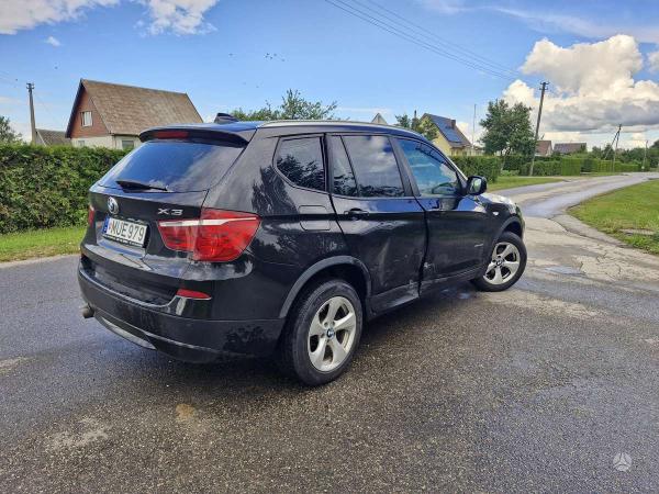 Black BMW X3 2011 in Alytus, with an engine capacity of 3.00 L and mileage of 290 thousand km for 5250 €, photo 8 on AUTOMOTO.COM.LV