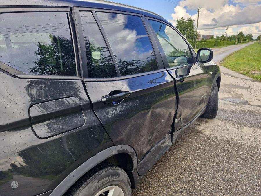 Black BMW X3 2011 in Alytus, with an engine capacity of 3.00 L and mileage of 290 thousand km for 5250 €, photo 20 on AUTOMOTO.COM.LV