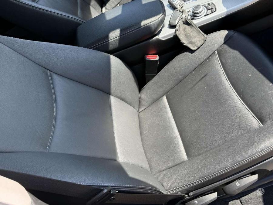 Black BMW X3 2011 in Vilnius, with an engine capacity of 2.00 L and mileage of 198 thousand km for 8900 €, photo 35 on AUTOMOTO.COM.LV