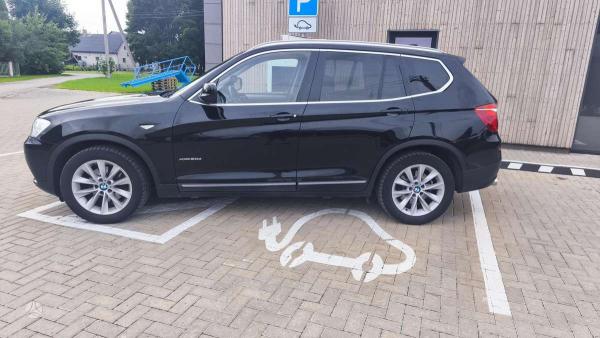 Black BMW X3 2011 in Panevezys, with an engine capacity of 2.00 L and mileage of 257 thousand km for 8900 €, photo 2 on AUTOMOTO.COM.LV