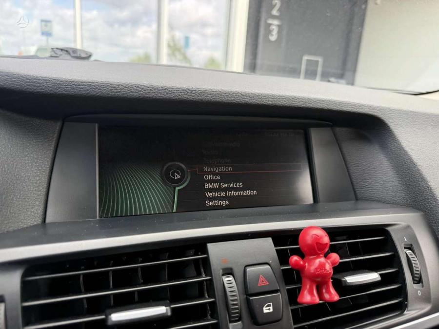 Black BMW X3 2011 in Vilnius, with an engine capacity of 2.00 L and mileage of 311 thousand km for 7700 €, photo 13 on AUTOMOTO.COM.LV