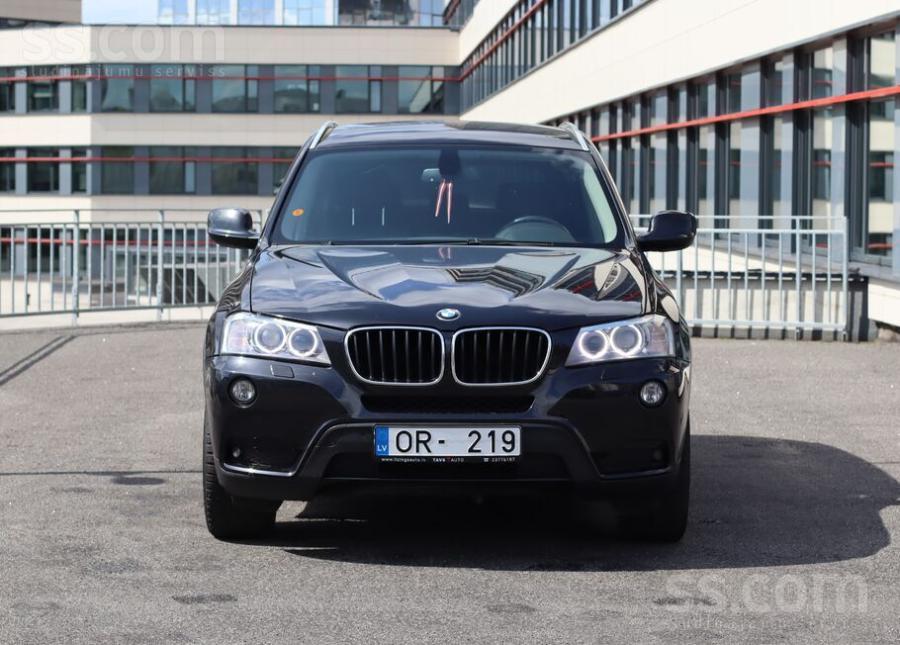 Black BMW X3 2011 in Riga, with an engine capacity of 2.00 L and mileage of 288 thousand km for 8880 €, photo 3 on AUTOMOTO.COM.LV