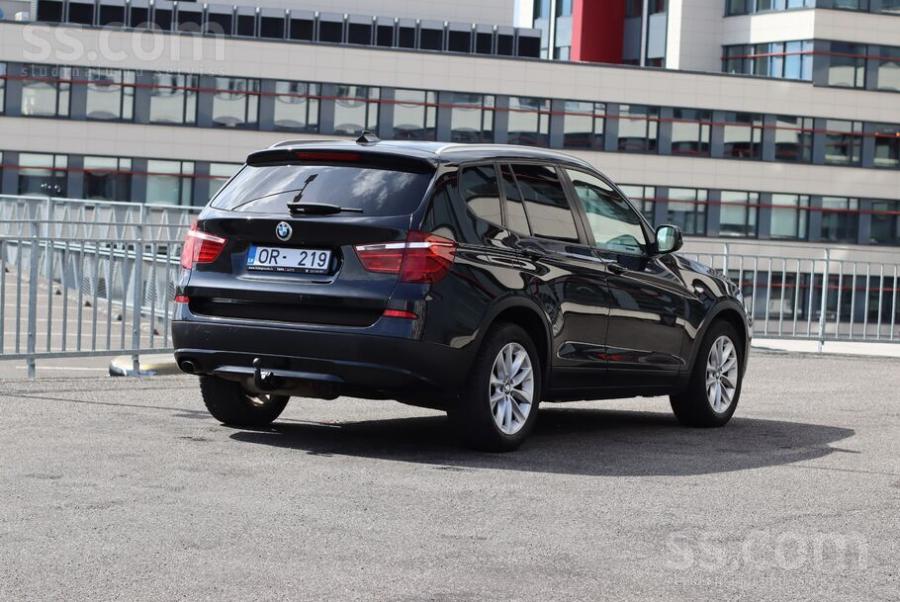 Black BMW X3 2011 in Riga, with an engine capacity of 2.00 L and mileage of 288 thousand km for 8880 €, photo 7 on AUTOMOTO.COM.LV