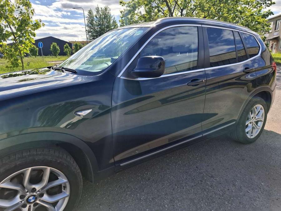 Black BMW X3 2011 in Alytus, with an engine capacity of 2.99 L and mileage of 308 thousand km for 10200 €, photo 3 on AUTOMOTO.COM.LV