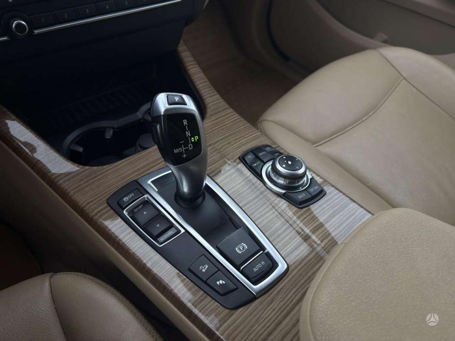 Black BMW X3 2011 in Kaunas, with an engine capacity of 3.00 L and mileage of 379 thousand km for 10699 €, photo 16 on AUTOMOTO.COM.LV