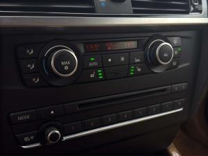 Black BMW X3 2011 in Kaunas, with an engine capacity of 3.00 L and mileage of 379 thousand km for 10699 €, photo 17 on AUTOMOTO.COM.LV