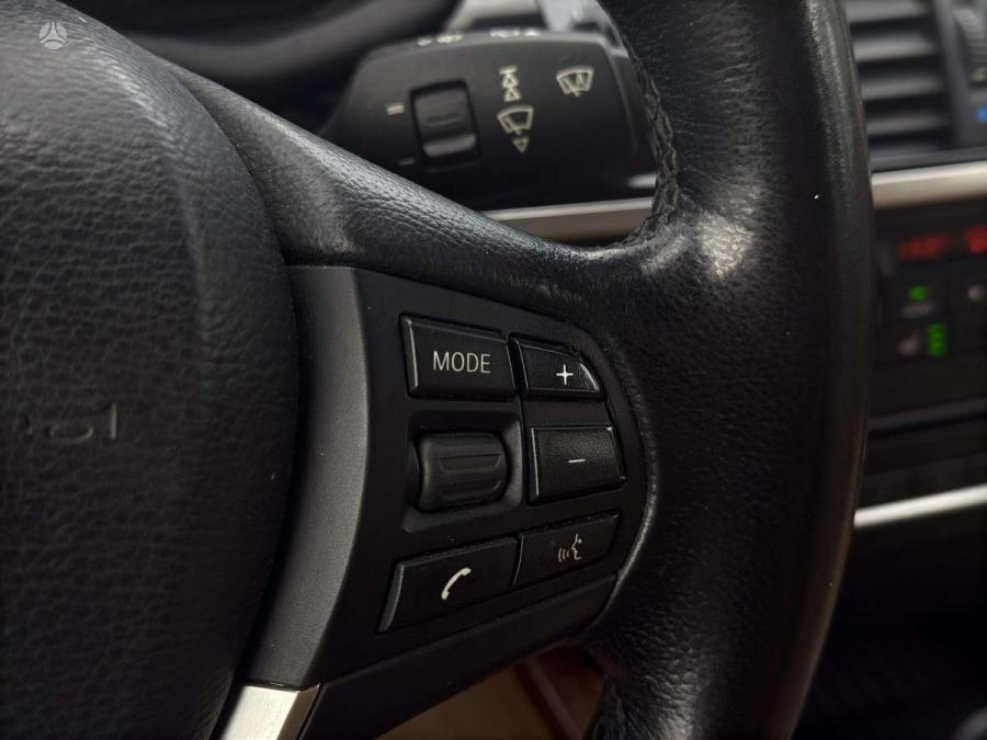 Black BMW X3 2011 in Kaunas, with an engine capacity of 3.00 L and mileage of 379 thousand km for 10699 €, photo 20 on AUTOMOTO.COM.LV
