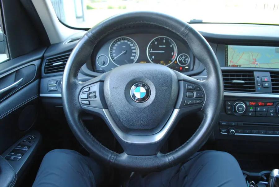 Black BMW X3 2011 in Riga, with an engine capacity of 2.00 L and mileage of 240 thousand km for 10590 €, photo 21 on AUTOMOTO.COM.LV