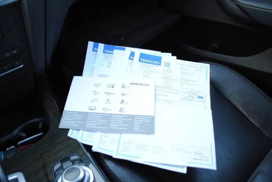 Black BMW X3 2011 in Riga, with an engine capacity of 2.00 L and mileage of 240 thousand km for 10590 €, photo 29 on AUTOMOTO.COM.LV