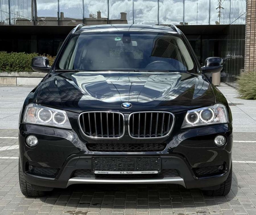 Black BMW X3 2011 in Vilnius, with an engine capacity of 2.00 L and mileage of 198 thousand km for 8800 €, photo 6 on AUTOMOTO.COM.LV