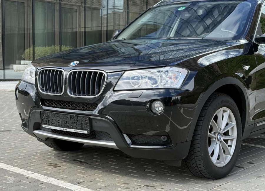 Black BMW X3 2011 in Vilnius, with an engine capacity of 2.00 L and mileage of 198 thousand km for 8800 €, photo 7 on AUTOMOTO.COM.LV