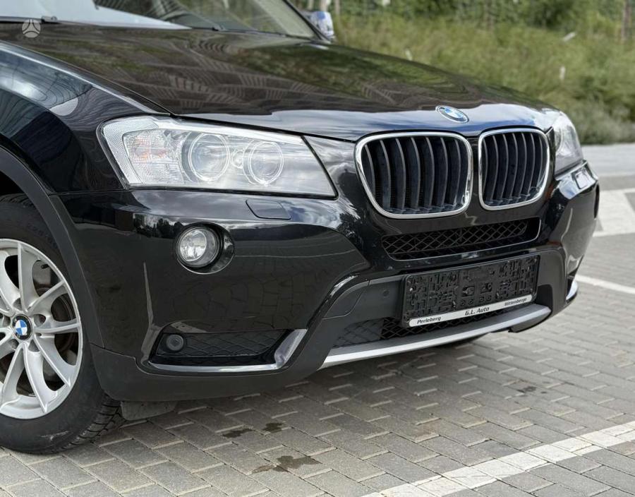 Black BMW X3 2011 in Vilnius, with an engine capacity of 2.00 L and mileage of 198 thousand km for 8800 €, photo 8 on AUTOMOTO.COM.LV