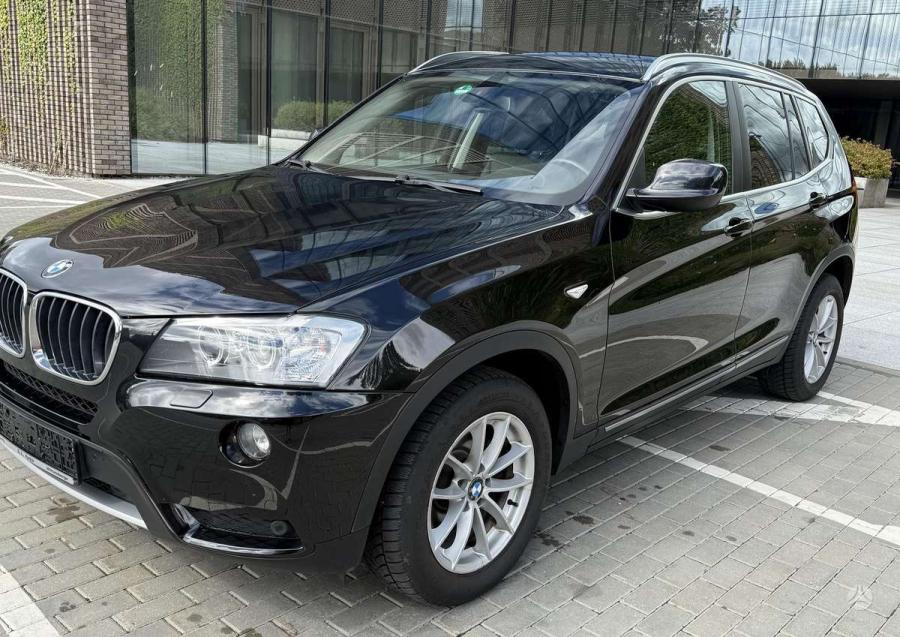 Black BMW X3 2011 in Vilnius, with an engine capacity of 2.00 L and mileage of 198 thousand km for 8800 €, photo 9 on AUTOMOTO.COM.LV