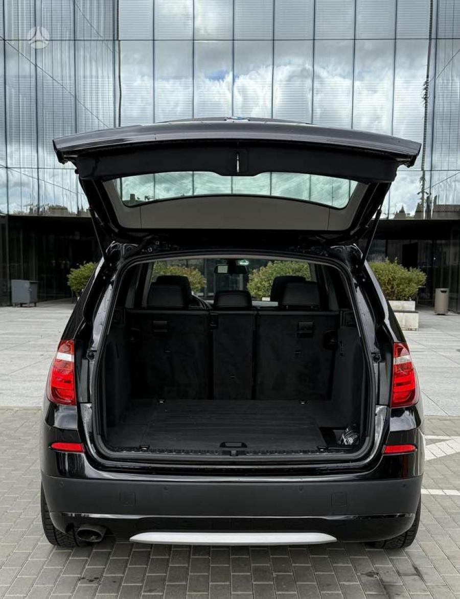Black BMW X3 2011 in Vilnius, with an engine capacity of 2.00 L and mileage of 198 thousand km for 8800 €, photo 25 on AUTOMOTO.COM.LV