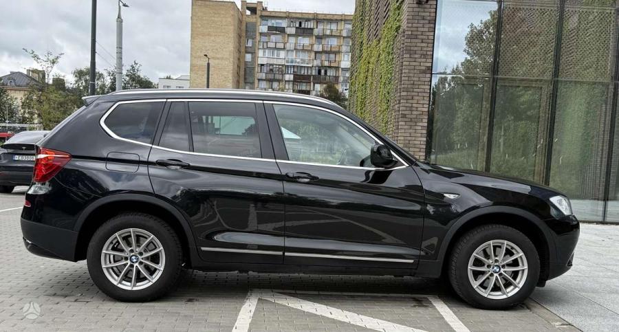 Black BMW X3 2011 in Vilnius, with an engine capacity of 2.00 L and mileage of 198 thousand km for 8800 €, photo 27 on AUTOMOTO.COM.LV