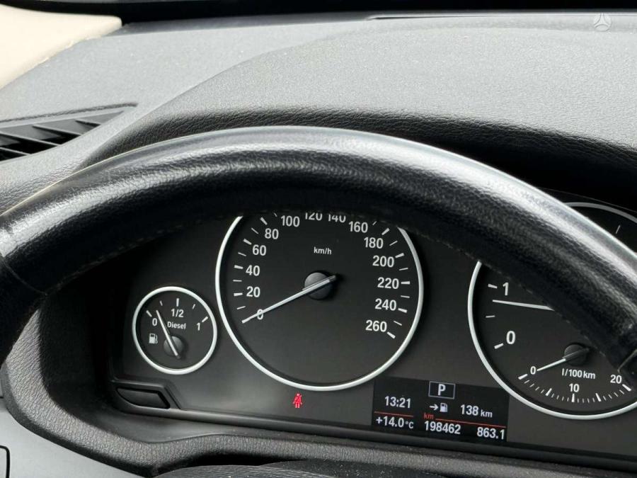 Black BMW X3 2011 in Vilnius, with an engine capacity of 2.00 L and mileage of 198 thousand km for 8800 €, photo 44 on AUTOMOTO.COM.LV