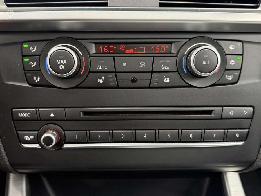 Black BMW X3 2011 in Vilnius, with an engine capacity of 2.00 L and mileage of 198 thousand km for 8800 €, photo 48 on AUTOMOTO.COM.LV