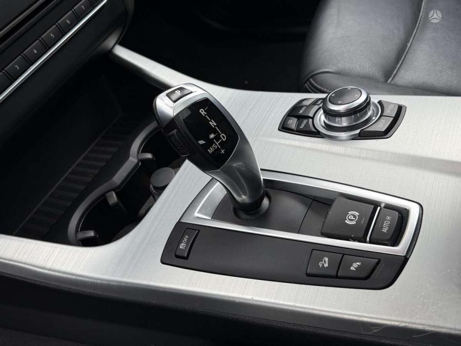 Black BMW X3 2011 in Vilnius, with an engine capacity of 2.00 L and mileage of 198 thousand km for 8800 €, photo 49 on AUTOMOTO.COM.LV