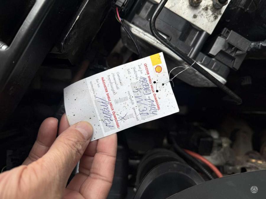 Black BMW X3 2011 in Vilnius, with an engine capacity of 2.00 L and mileage of 198 thousand km for 8800 €, photo 55 on AUTOMOTO.COM.LV