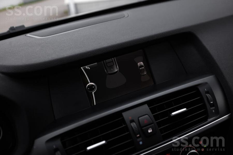 Black BMW X3 2011 in Jelgava, with an engine capacity of 2.00 L and mileage of 233 thousand km for 8500 €, photo 14 on AUTOMOTO.COM.LV