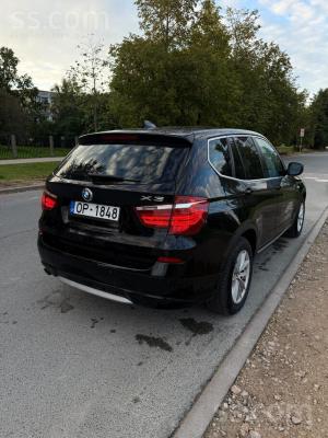 Black BMW X3 2011 in Riga, with an engine capacity of 2.00 L and mileage of 332 thousand km for 9500 €, photo 4 on AUTOMOTO.COM.LV