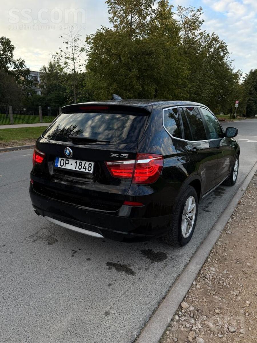 Black BMW X3 2011 in Riga, with an engine capacity of 2.00 L and mileage of 332 thousand km for 9500 €, photo 4 on AUTOMOTO.COM.LV