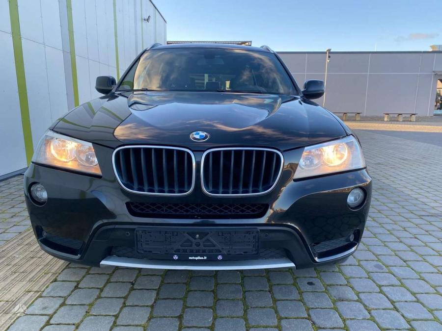 Black BMW X3 2012 in Raseiniai, with an engine capacity of 2.00 L and mileage of 320 thousand km for 7500 €, photo 3 on AUTOMOTO.COM.LV