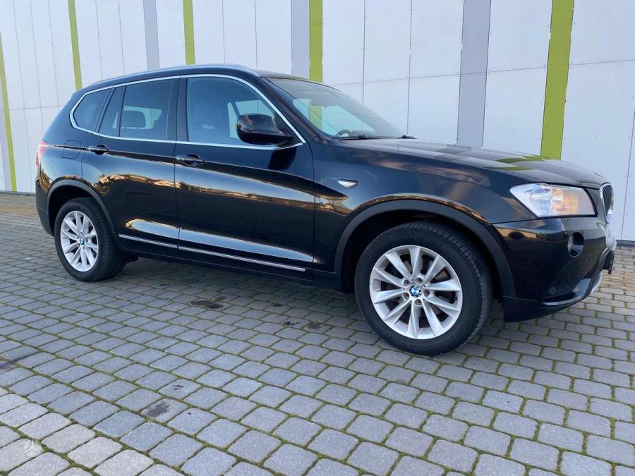 Black BMW X3 2012 in Raseiniai, with an engine capacity of 2.00 L and mileage of 320 thousand km for 7500 €, photo 4 on AUTOMOTO.COM.LV