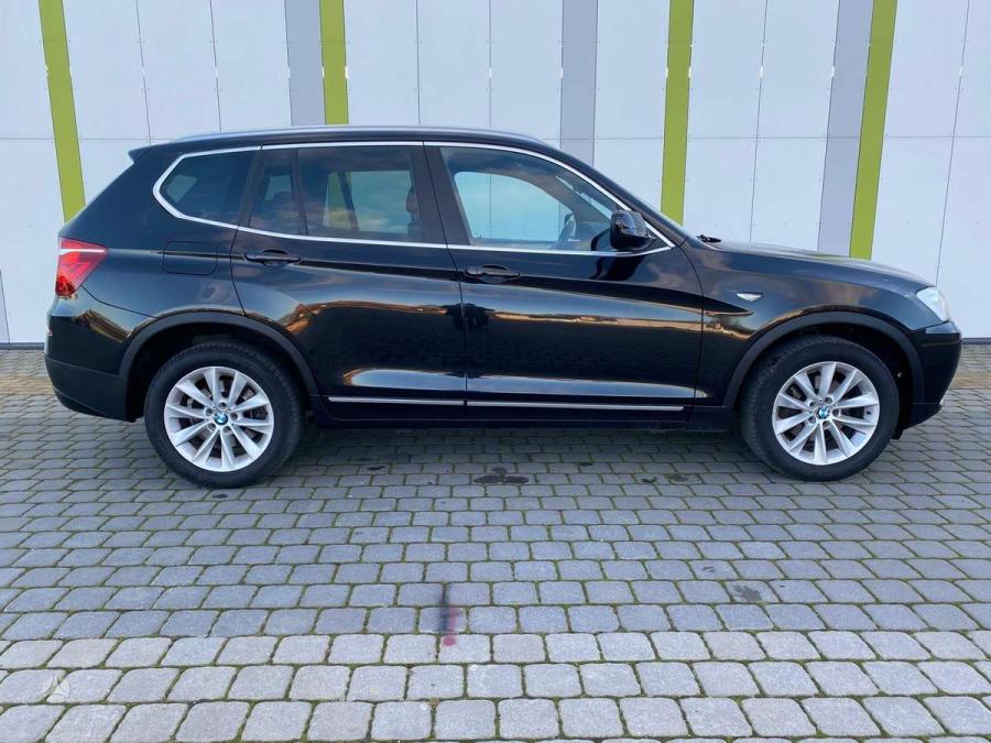 Black BMW X3 2012 in Raseiniai, with an engine capacity of 2.00 L and mileage of 320 thousand km for 7500 €, photo 5 on AUTOMOTO.COM.LV