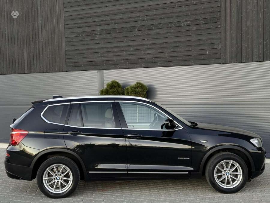Black BMW X3 2012 in Siauliai, with an engine capacity of 2.00 L and mileage of 281 thousand km for 10650 €, photo 4 on AUTOMOTO.COM.LV