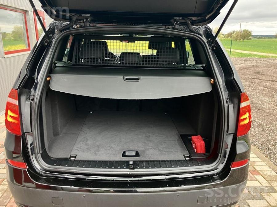 Black BMW X3 2012 in Talsi, with an engine capacity of 2.00 L and mileage of 198 thousand km for 10999 €, photo 15 on AUTOMOTO.COM.LV