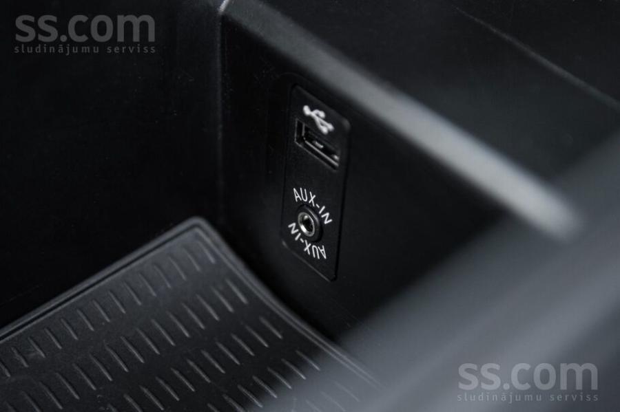 Black BMW X3 2012 in Riga, with an engine capacity of 2.00 L and mileage of 0 thousand km for 9990 €, photo 23 on AUTOMOTO.COM.LV
