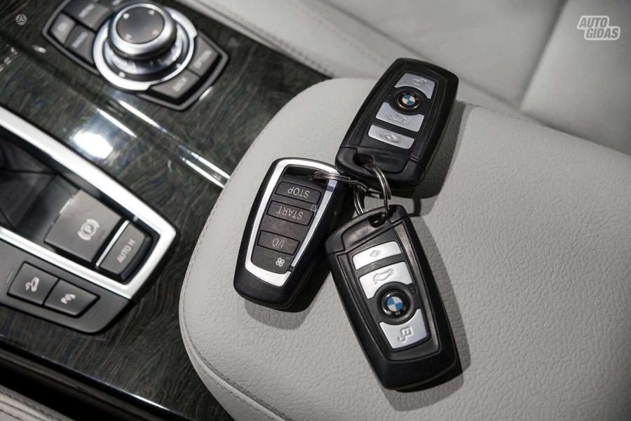 Black BMW X3 2012 in Marijampole, with an engine capacity of 3.00 L and mileage of 277 thousand km for 11850 €, photo 24 on AUTOMOTO.COM.LV