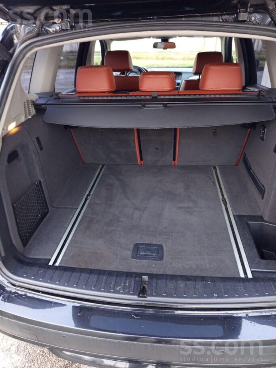 Black BMW X3 2012 in Riga, with an engine capacity of 3.00 L and mileage of 271 thousand km for 13400 €, photo 7 on AUTOMOTO.COM.LV