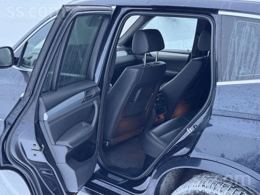 Black BMW X3 2012 in Riga, with an engine capacity of 3.00 L and mileage of 200 thousand km for 14350 €, photo 7 on AUTOMOTO.COM.LV