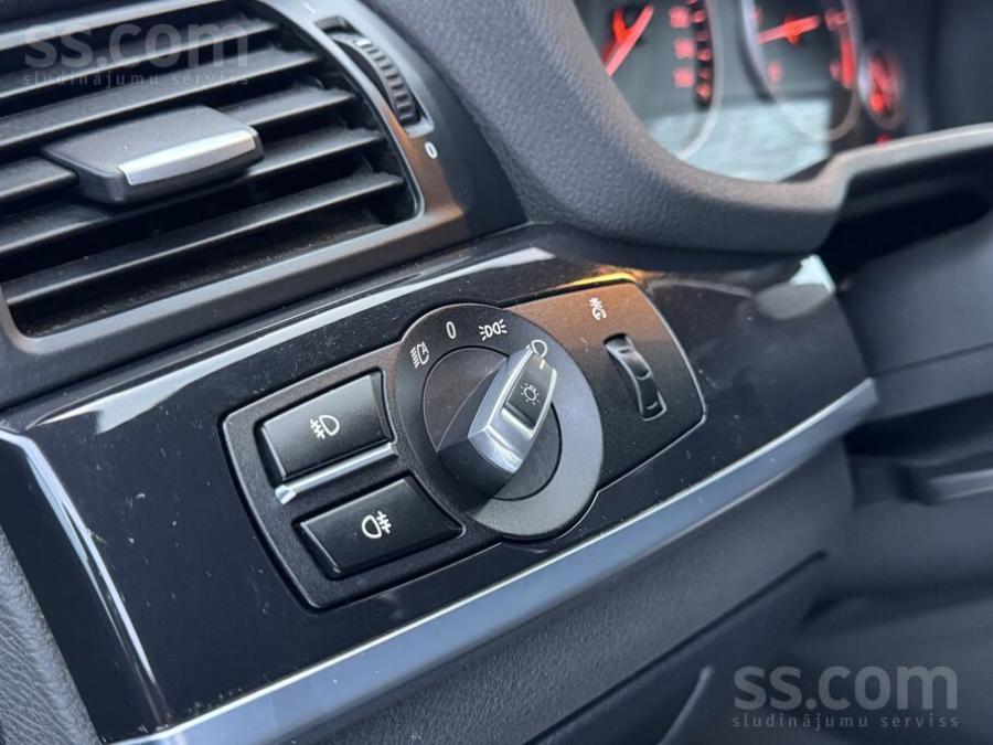 Black BMW X3 2012 in Riga, with an engine capacity of 3.00 L and mileage of 200 thousand km for 14350 €, photo 12 on AUTOMOTO.COM.LV
