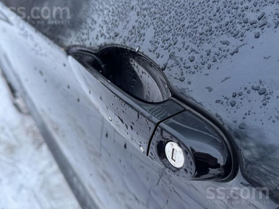 Black BMW X3 2012 in Riga, with an engine capacity of 3.00 L and mileage of 200 thousand km for 14350 €, photo 15 on AUTOMOTO.COM.LV