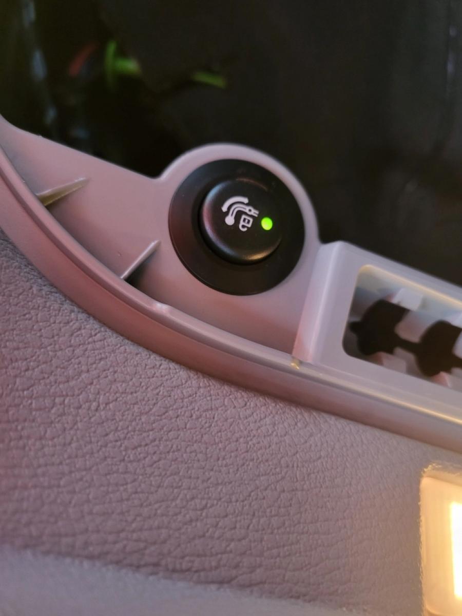 Melns BMW X3 2012 Rīga, ar dzinēja tilpumu 3.00 L un nobraukumu 260 tūkst. km par 10790 €, foto 15 vietnē AUTOMOTO.COM.LV