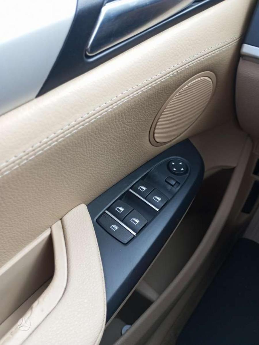 Black BMW X3 2012 in Kaunas, with an engine capacity of 2.00 L and mileage of 290 thousand km for 6500 €, photo 14 on AUTOMOTO.COM.LV