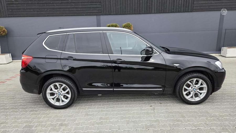 Black BMW X3 2012 in Siauliai, with an engine capacity of 2.00 L and mileage of 256 thousand km for 9600 €, photo 4 on AUTOMOTO.COM.LV