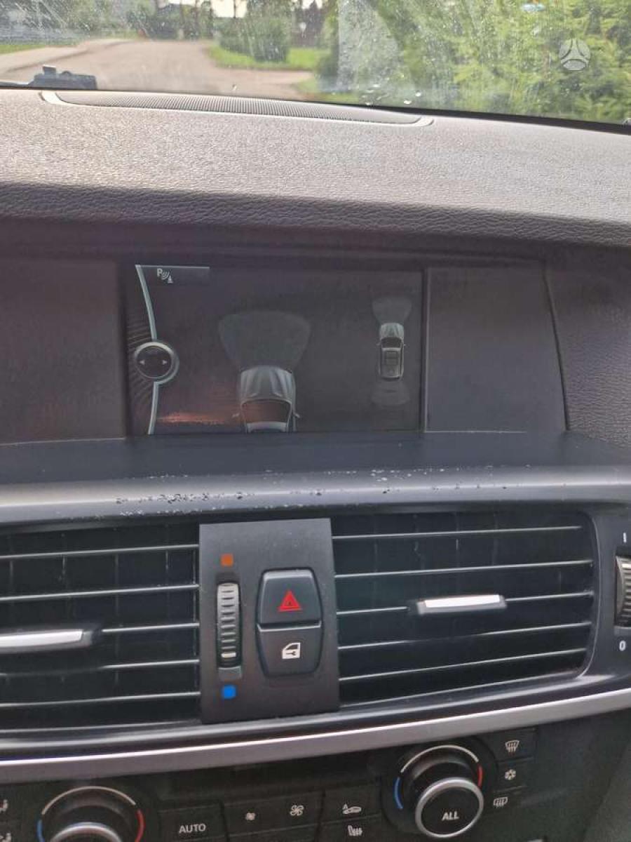 Black BMW X3 2012 in Kaunas, with an engine capacity of 2.00 L and mileage of 317 thousand km for 7550 €, photo 15 on AUTOMOTO.COM.LV
