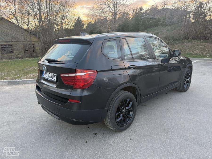 Black BMW X3 2012 in Moletai, with an engine capacity of 2.00 L and mileage of 308 thousand km for 8888 €, photo 5 on AUTOMOTO.COM.LV