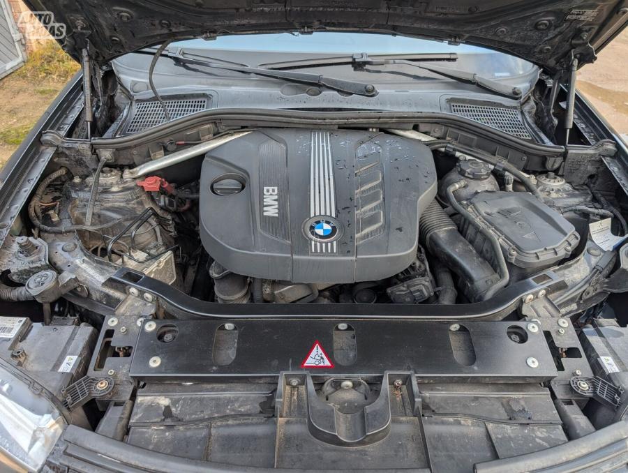 Black BMW X3 2012 in Moletai, with an engine capacity of 2.00 L and mileage of 308 thousand km for 8888 €, photo 18 on AUTOMOTO.COM.LV