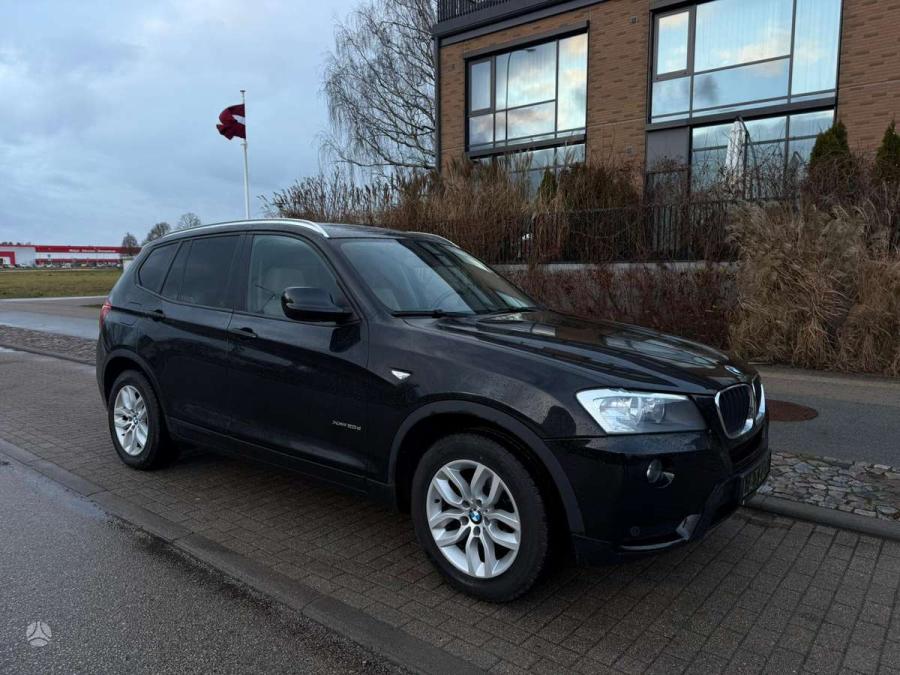 Black BMW X3 2013 in Riga, with an engine capacity of 0.00 L and mileage of 349 thousand km for 8995 €, photo 2 on AUTOMOTO.COM.LV